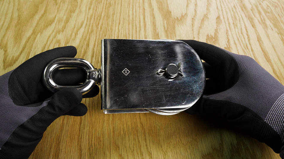 HAAS Stainless Swivel Eye Square Block