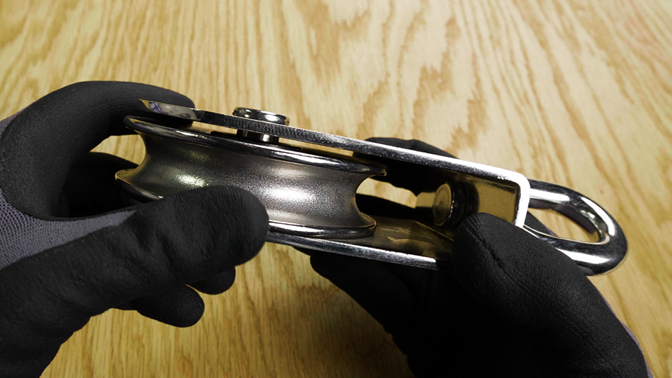 HAAS Stainless Swivel Eye Square Block